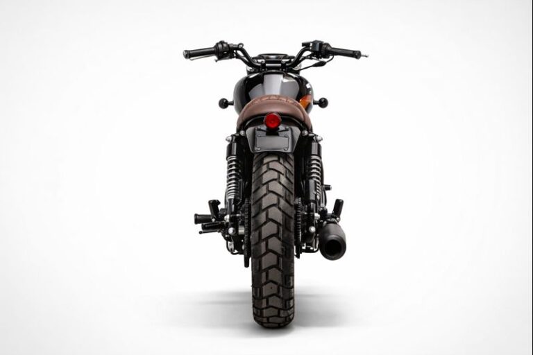 Royal Enfield Thunderbird 500 SCrambler by Bulleteer Customs